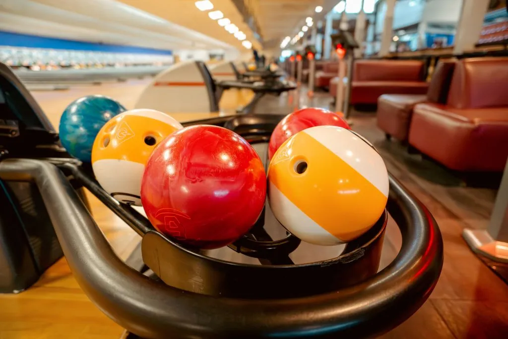 Bowling Reservations Toronto | Book Bowling Lane Toronto